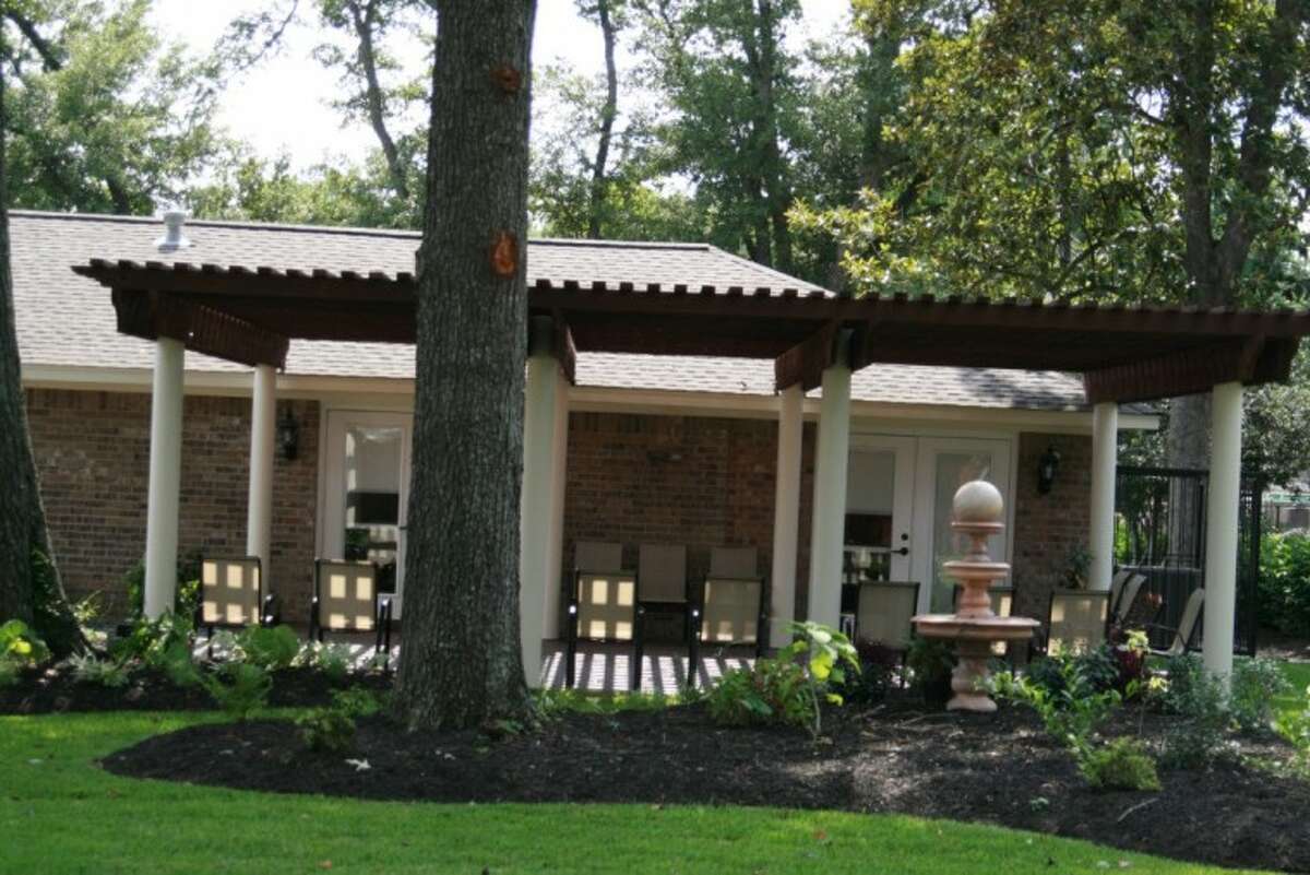 Longtime funeral directors bring new funeral home to community