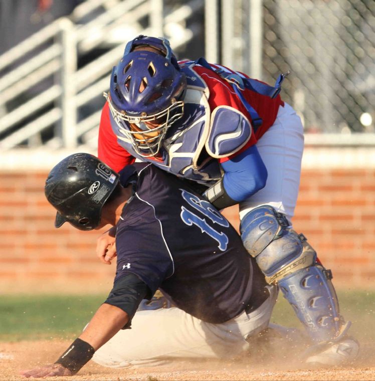 Baker, Foley lift Oak Ridge to Game 2 win over Kingwood