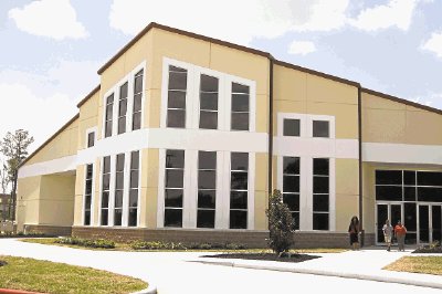 Humble church celebrates crossover with new location