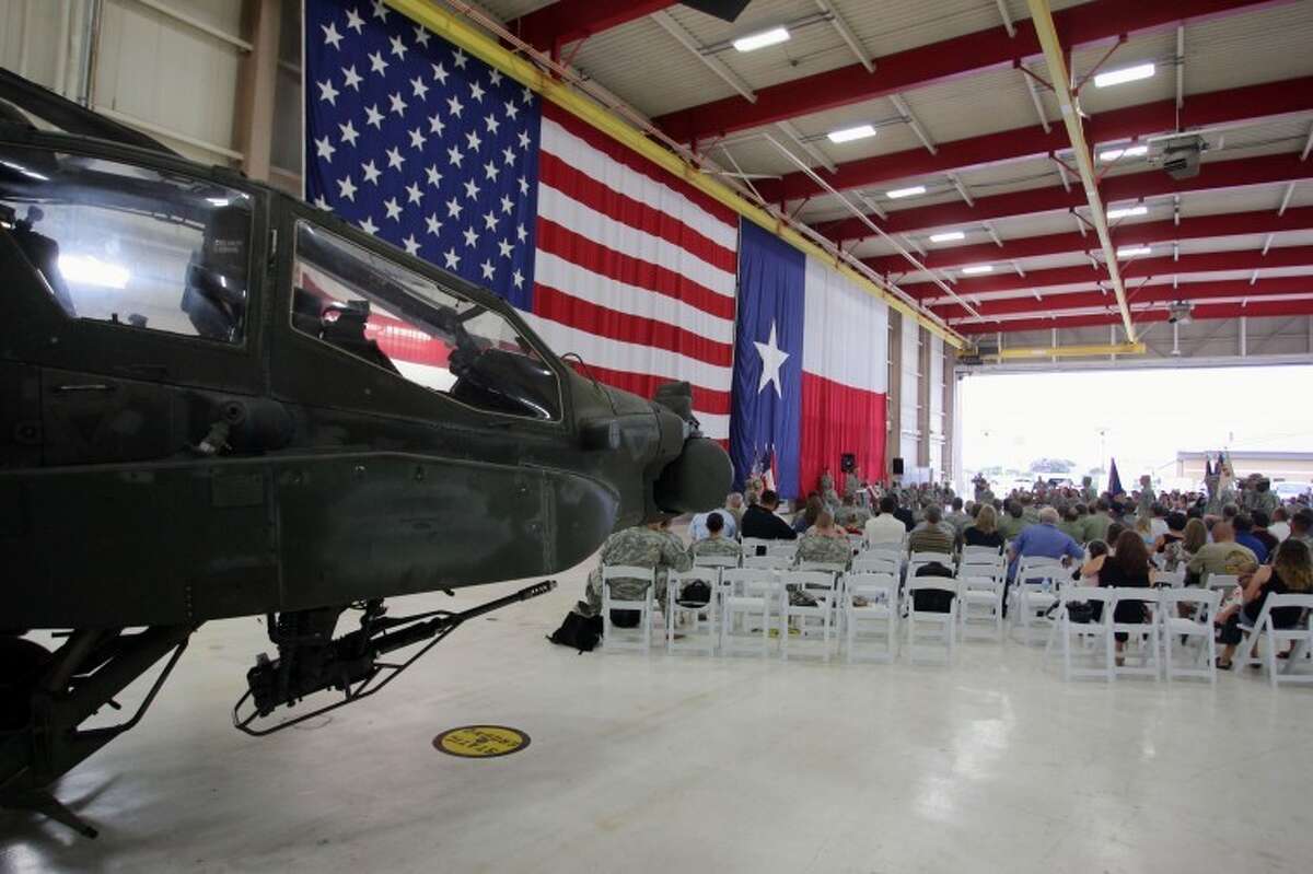 Texas Army National Guard retires last AH-64A Apache
