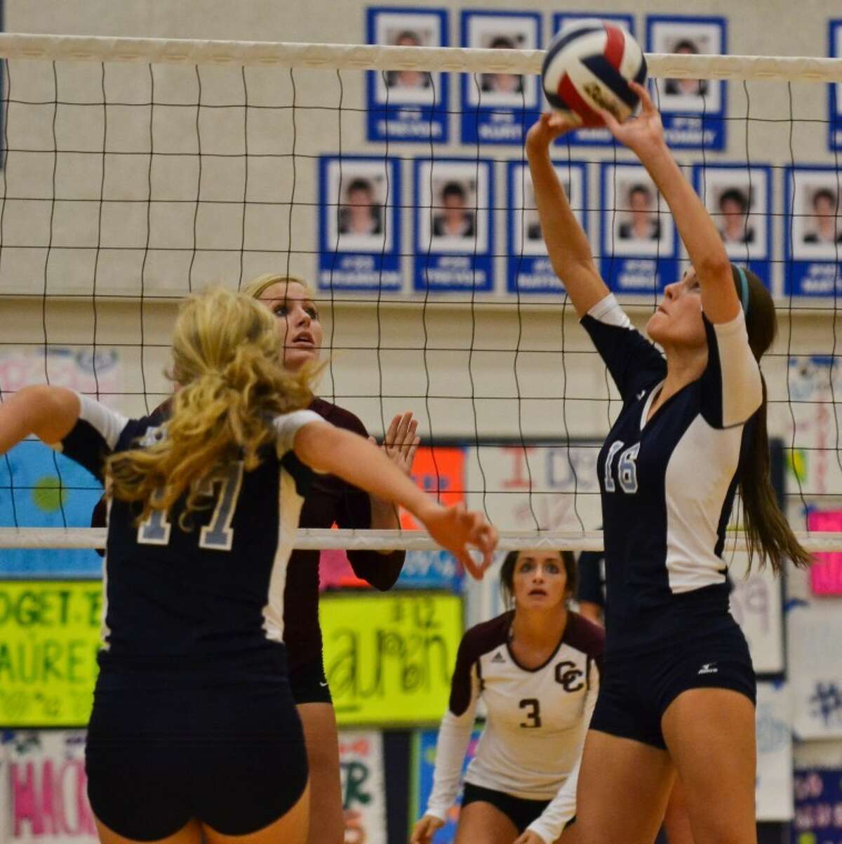 Kingwood volleyball sweeps Clear Creek at home