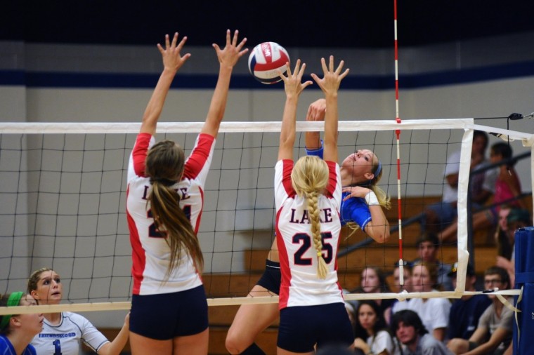 Volleyball: Friendswood crushes Clear Lake