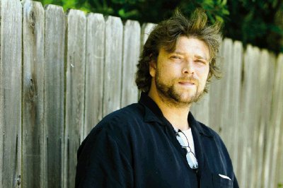 New Caney artist pushes the artistic envelope