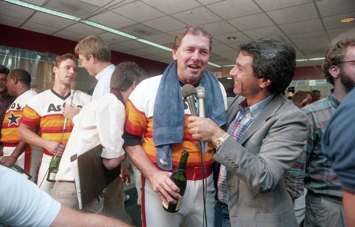 Astros to honor late Houston sportscaster Bob Allen