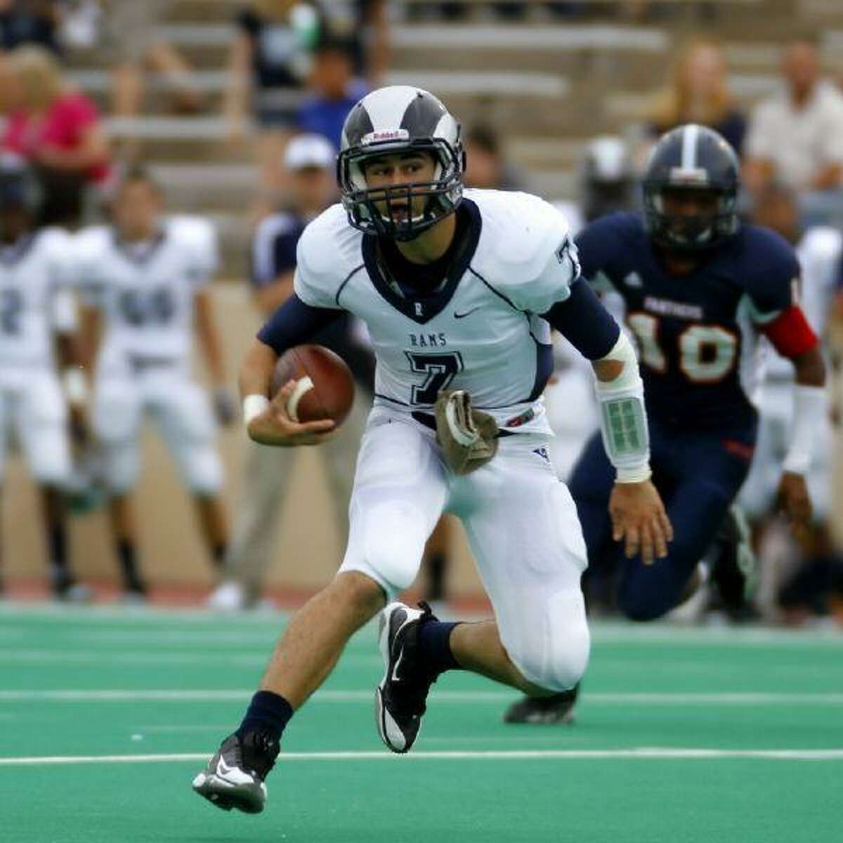 Cy Ridge cruises past Cy Springs, 52-3