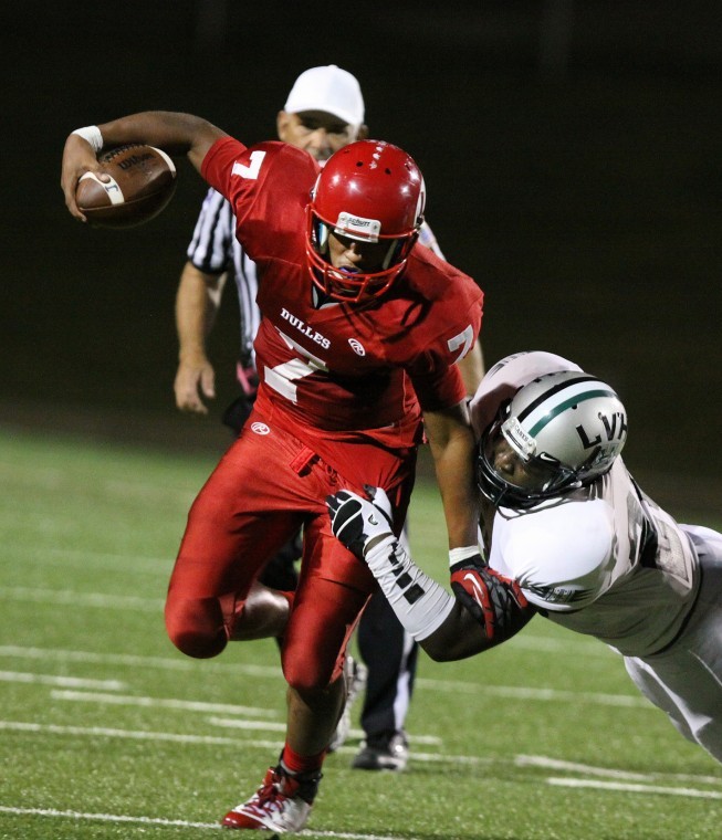 FOOTBALL: Hightower shuts out Dulles, 16-0