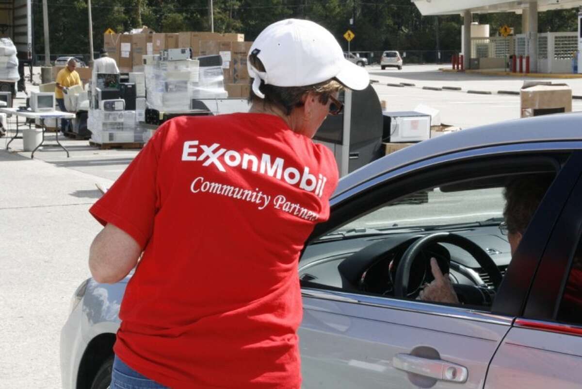 Dozens of residents recycle their electronics to benefit the What IF ...