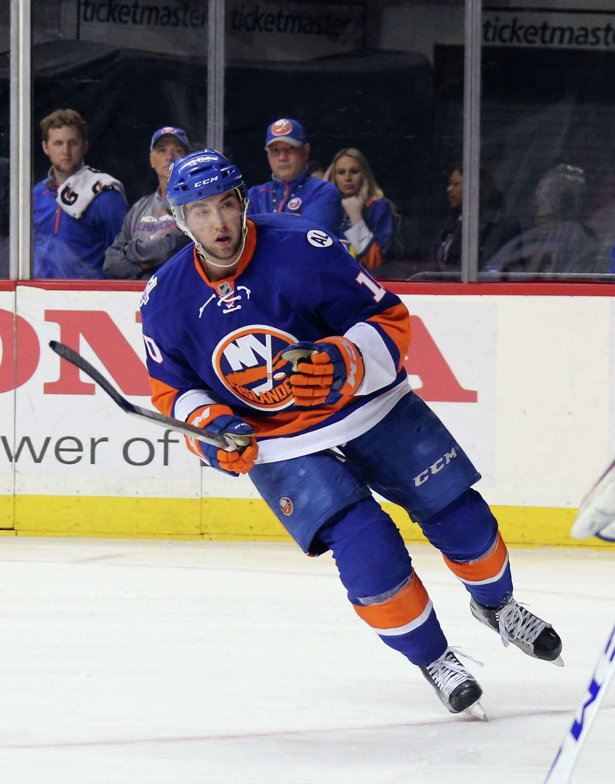 After amazing spring, Quine tries to build with Islanders