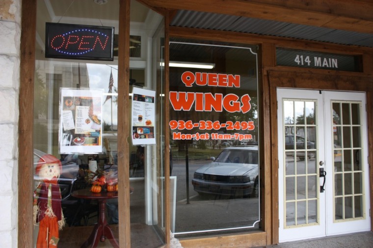 New wing restaurant opens