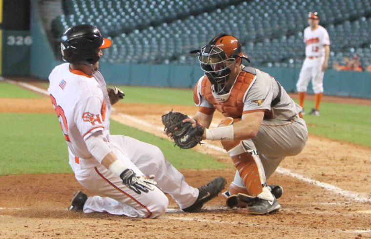 College baseball: Texas edges Sam Houston State 3-2