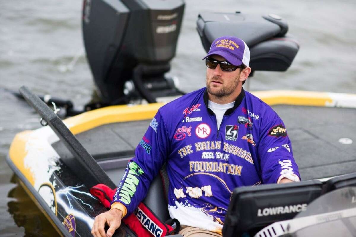 NFL: Splendora grad, Viking DE Robison finds peace, gives back through ...