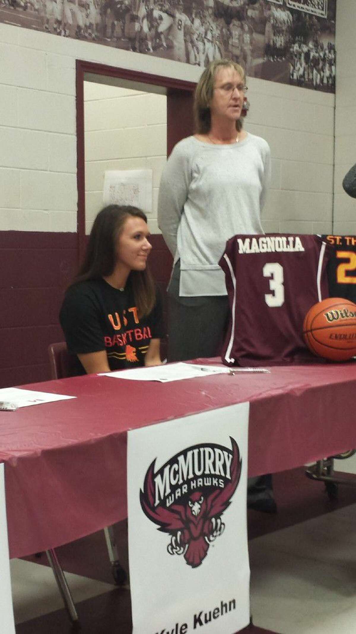 ATHLETICS: Magnolia Bulldogs send pack to college ranks