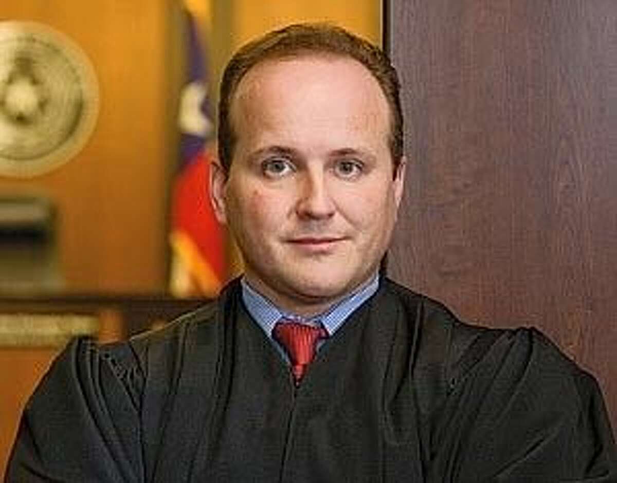 State briefs: Ex-judge accused of making fake sex ads for ex-girlfriends