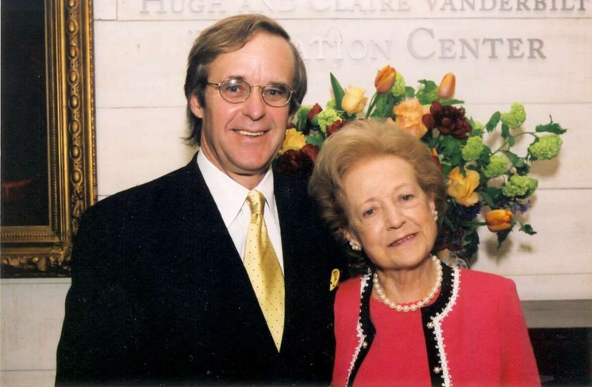 Raveis fetes 25 years in crown jewel