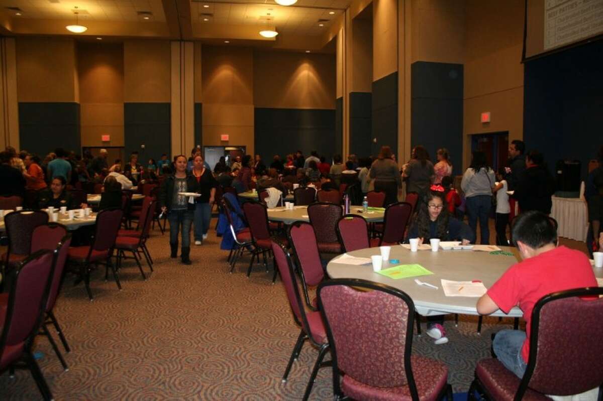 Cy-Fair ISD dishes out cafeteria food samples