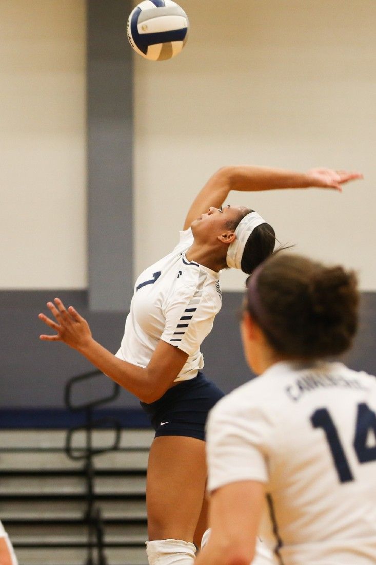 VOLLEYBALL ROUNDUP: Kennedi Smith leads College Park past The Woodlands ...