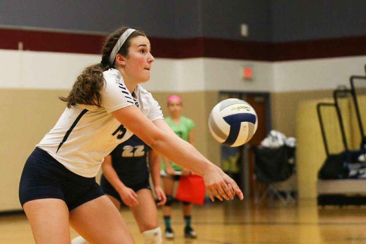 VOLLEYBALL ROUNDUP: Kennedi Smith leads College Park past The Woodlands ...