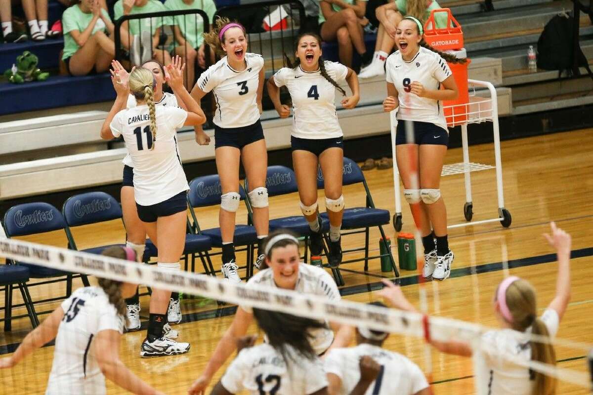 VOLLEYBALL ROUNDUP: Kennedi Smith leads College Park past The Woodlands ...