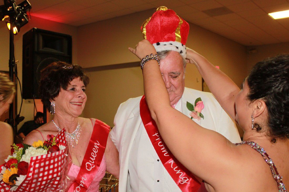 2016 King and Queen crowned at Conroe’s first senior prom
