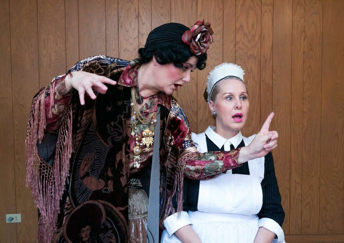 Stage Right opens season with Noël Coward’s ‘Blithe Spirit’