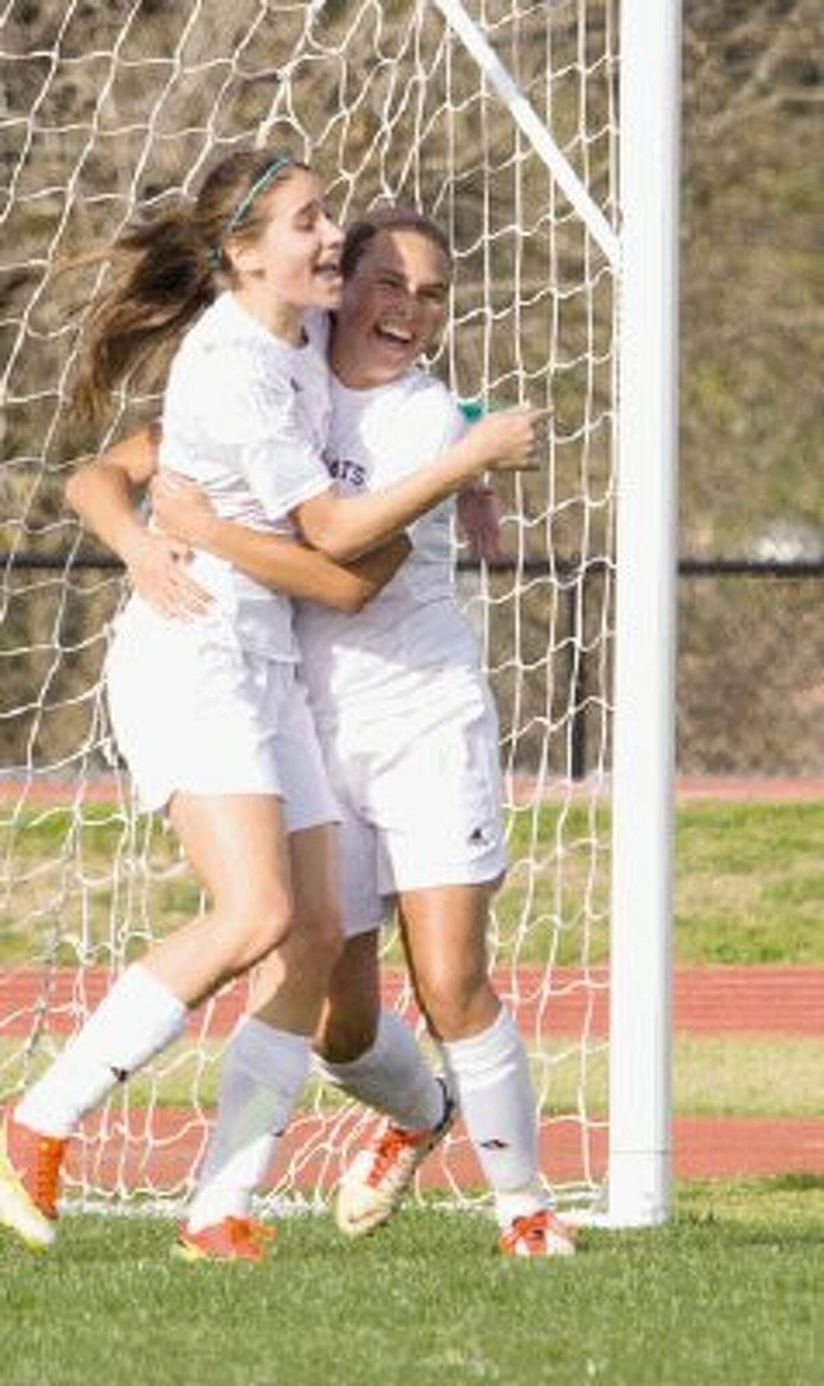 High school soccer: Willis girls take control, eliminate Tomball