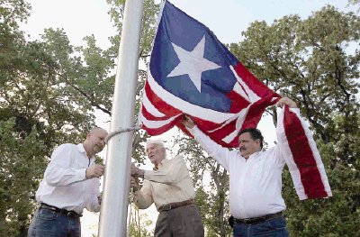 Residents celebrate Texas' birthday