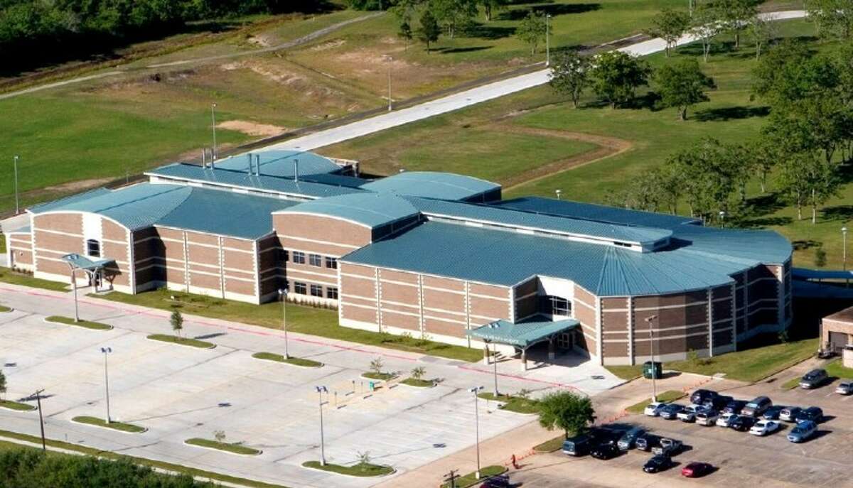 Alvin Community College regents vote to refinance bonds