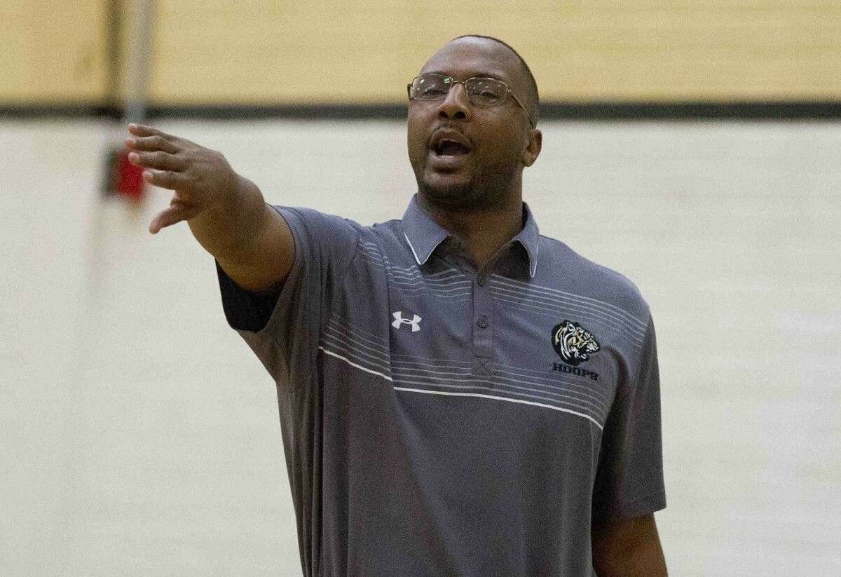 BOYS HOOPS: Tigers, new coach starting to click as Conroe Classic ...