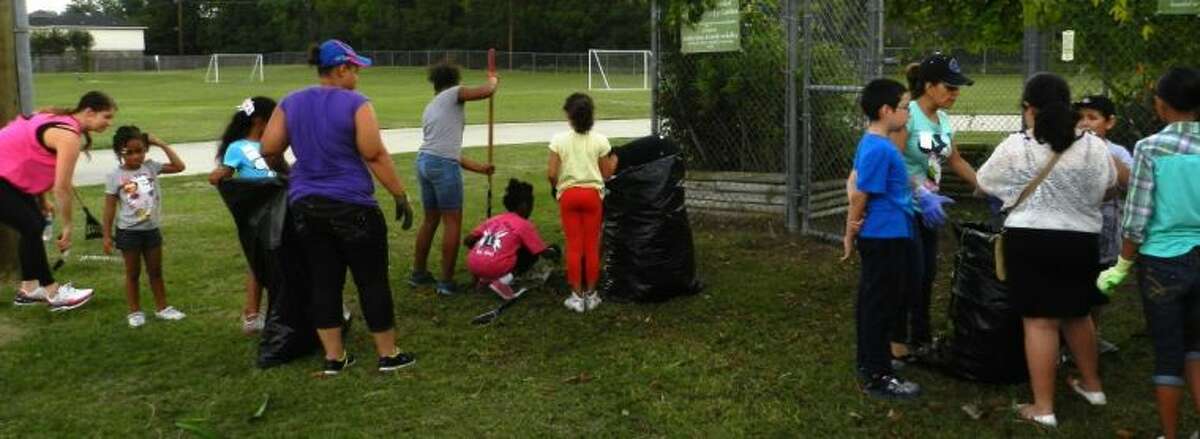Eiland Elementary school celebrates new track, beautification project