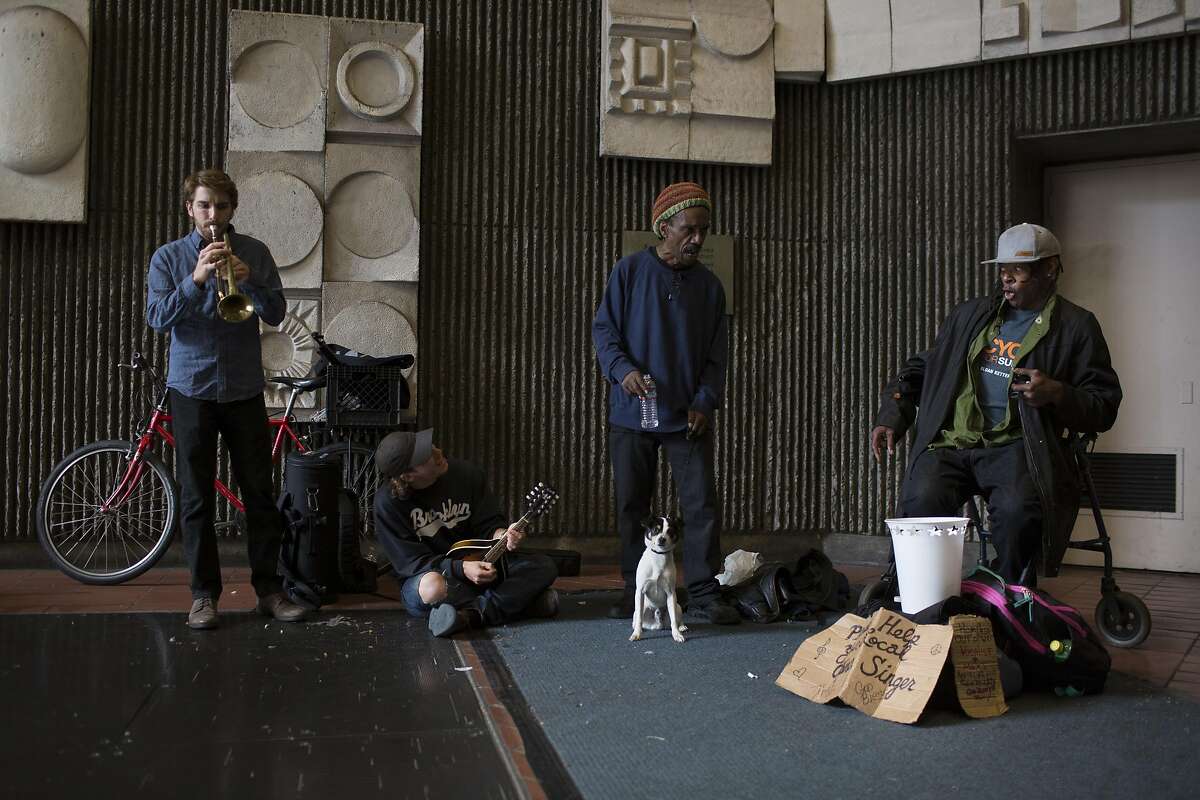 Underground ‘Opera’ mesmerizes, despite his pain and poverty