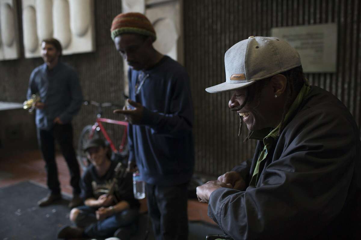 Underground ‘Opera’ mesmerizes, despite his pain and poverty