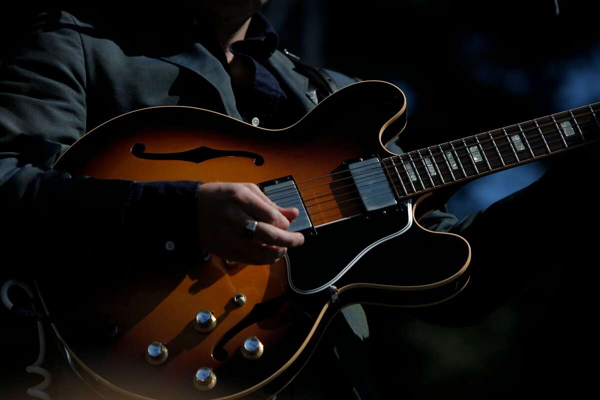 Cake lead singer John McCrea offers charged commentary at Hardly ...