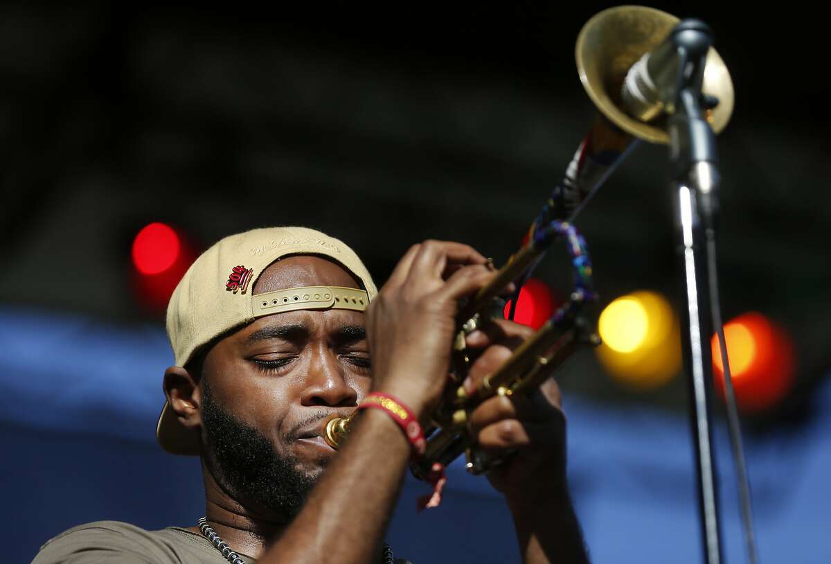 Cake lead singer John McCrea offers charged commentary at Hardly ...