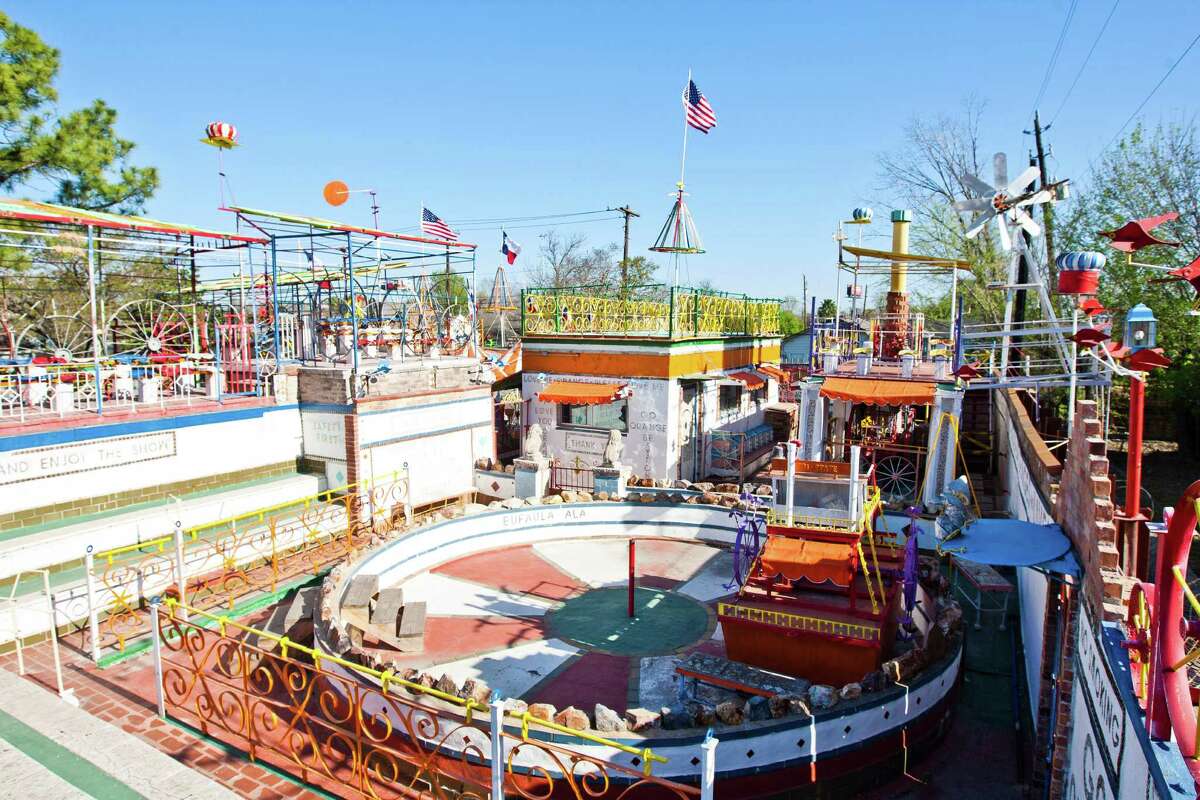 Safe Summer Escapes: Houston's Orange Show premieres new drive-in movie ...