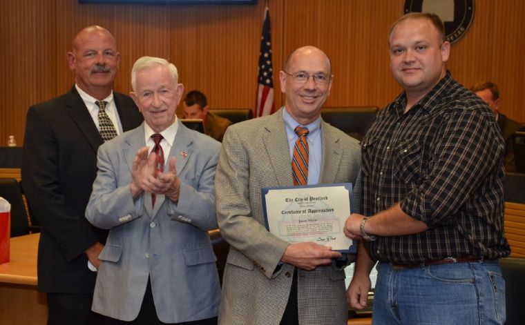 Pearland Mayor Tom Reid, city officials honor star employees