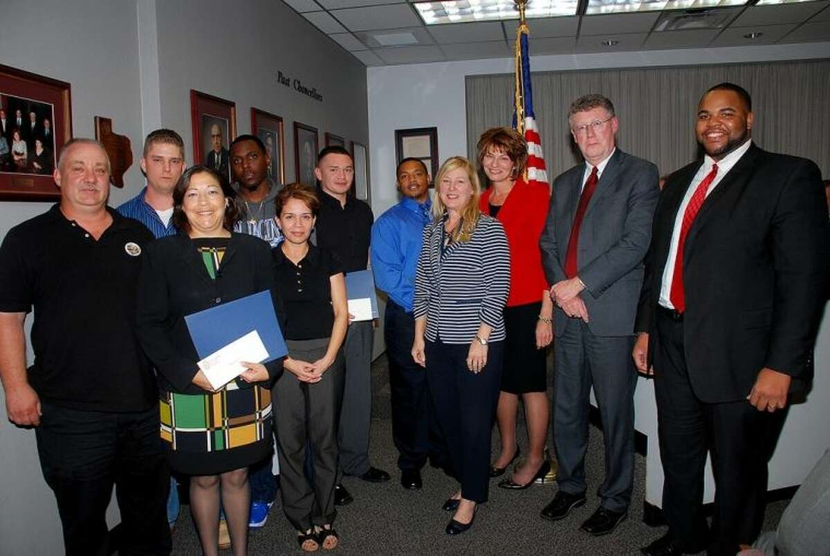 Veterans awarded scholarships