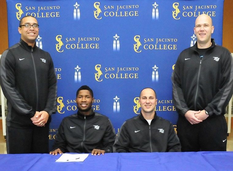 Akbar signs with Kent State, Ward headed to North Texas