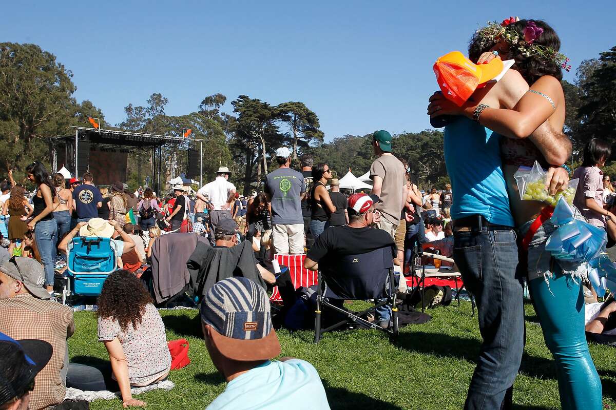 Cake lead singer John McCrea offers charged commentary at Hardly ...