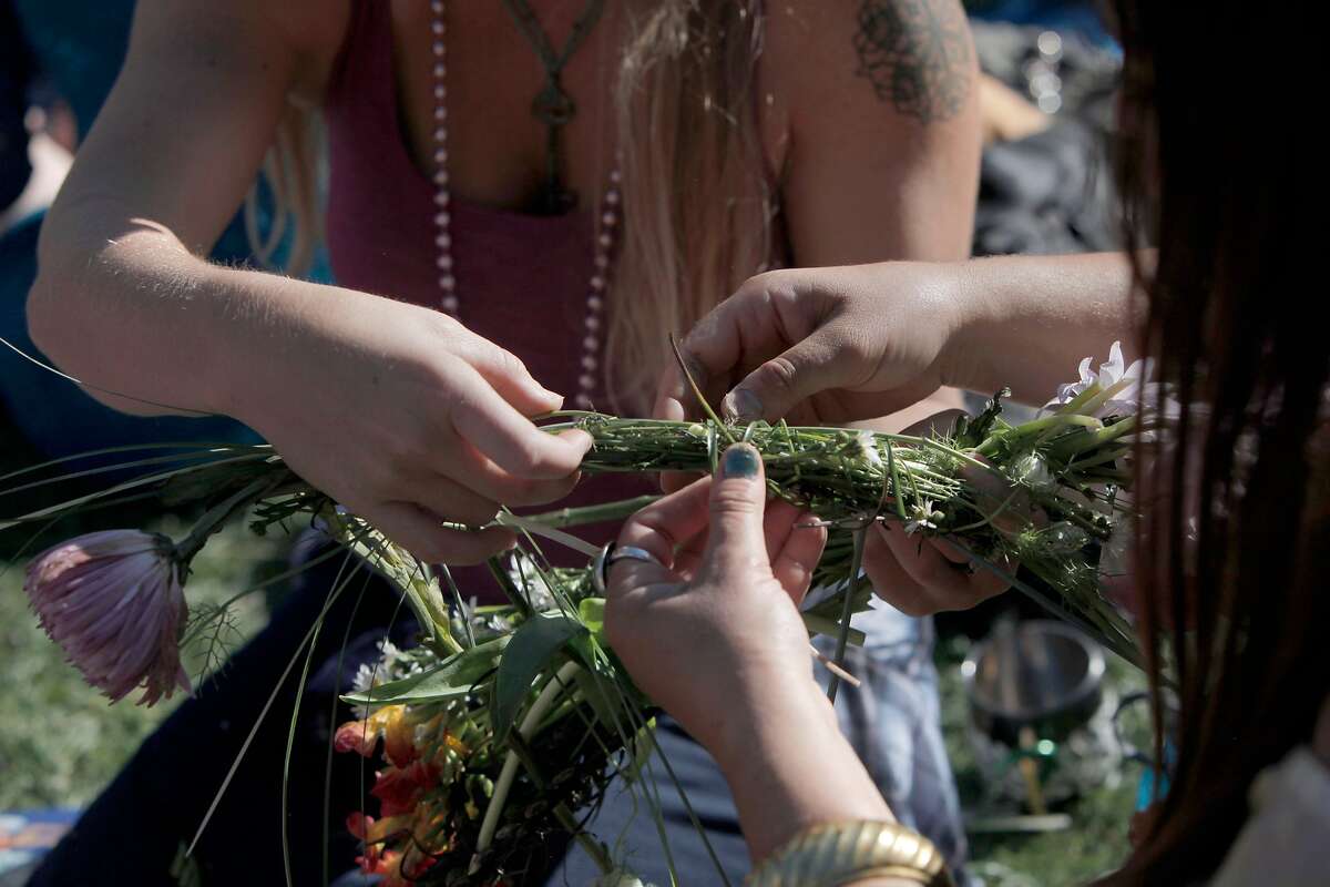 Cake lead singer John McCrea offers charged commentary at Hardly ...