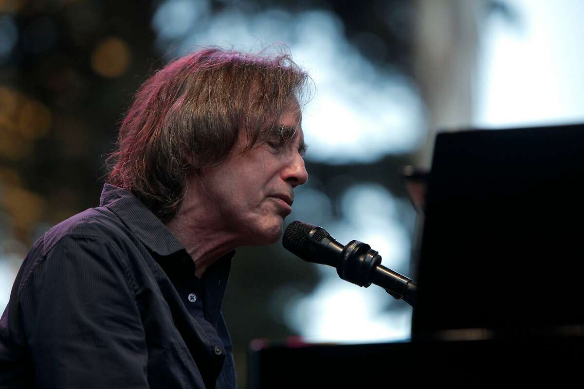 Cake lead singer John McCrea offers charged commentary at Hardly ...