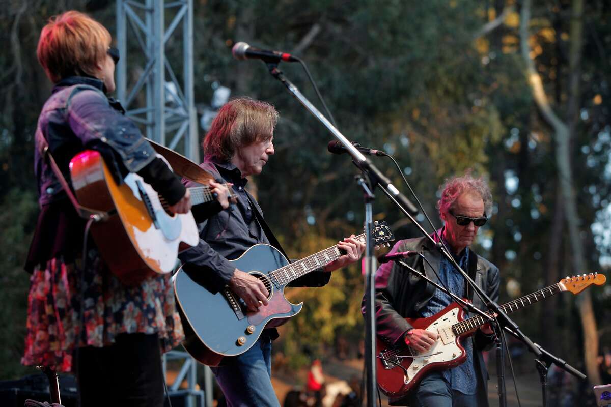 Cake lead singer John McCrea offers charged commentary at Hardly ...