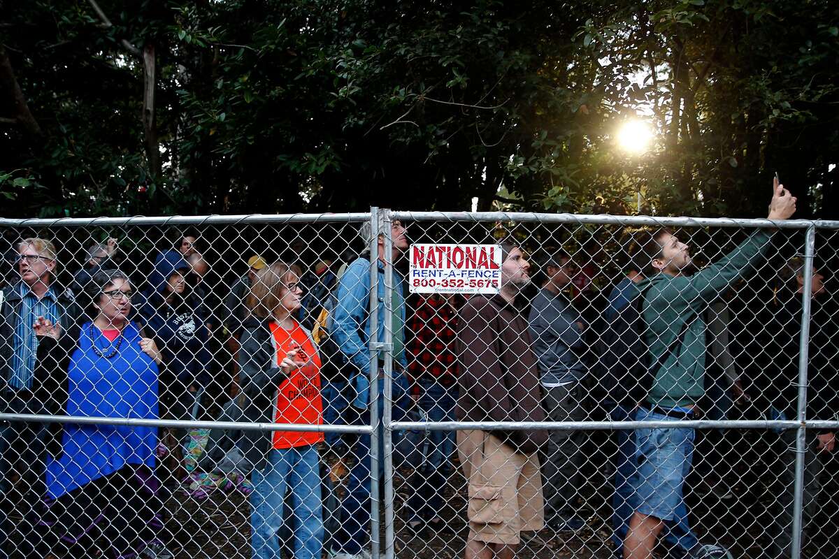 Cake lead singer John McCrea offers charged commentary at Hardly ...