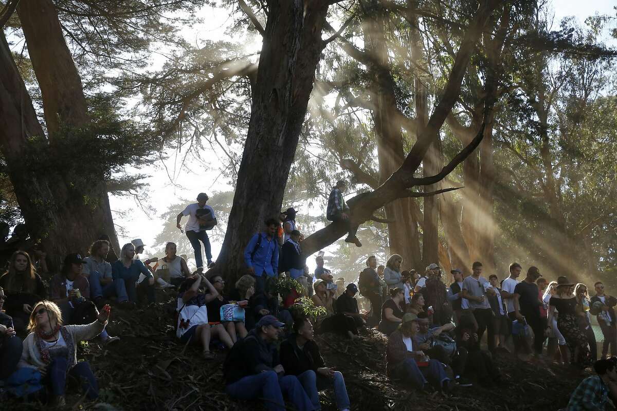 Cake lead singer John McCrea offers charged commentary at Hardly ...