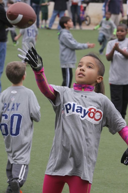 Local pros host first NFL Play 60 event in Katy at Cinco Ranch
