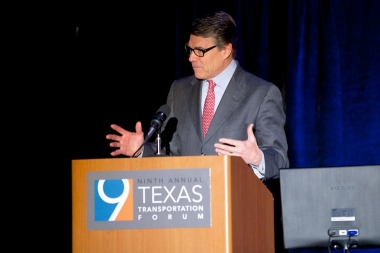 Gov. Perry touts progress in Texas transportation