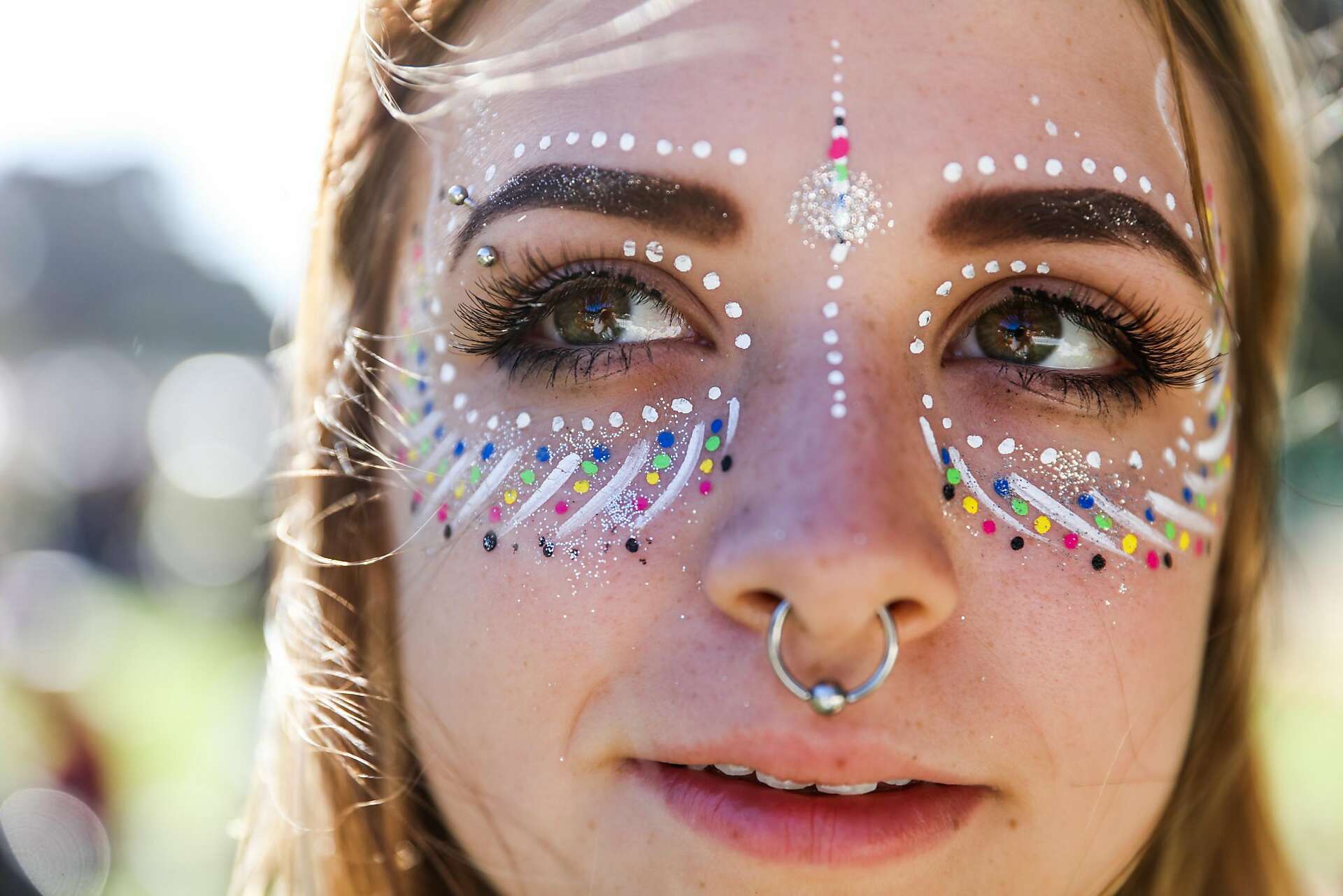 Cake lead singer John McCrea offers charged commentary at Hardly ...