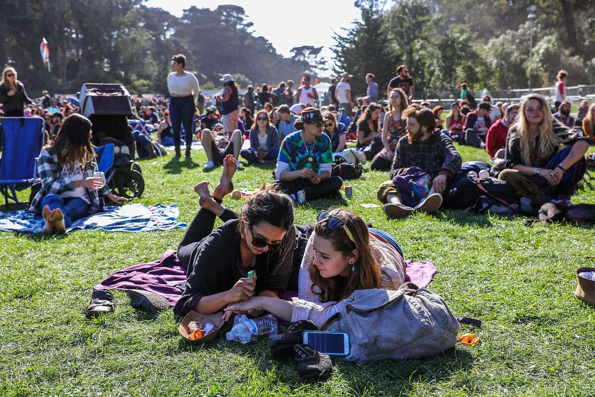 Cake lead singer John McCrea offers charged commentary at Hardly ...