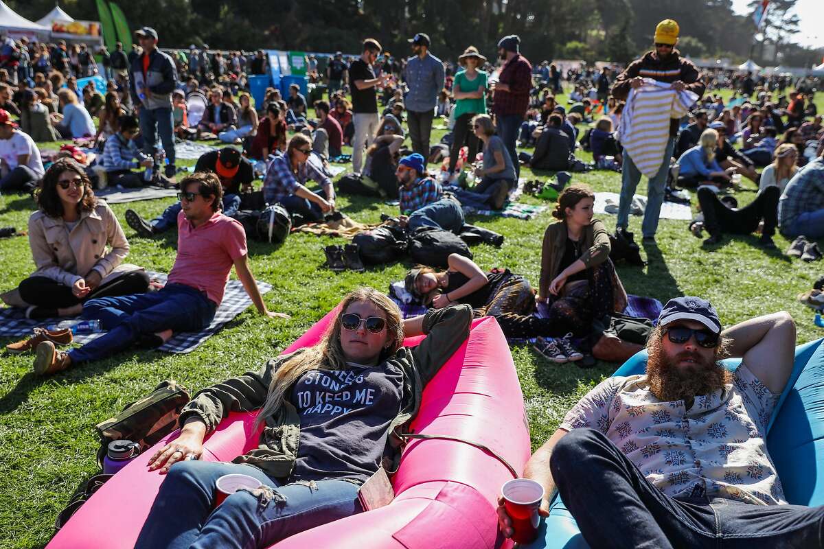 Cake lead singer John McCrea offers charged commentary at Hardly ...