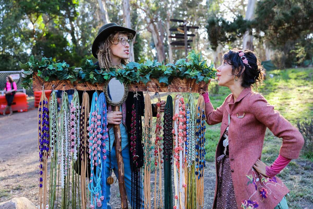 Cake lead singer John McCrea offers charged commentary at Hardly ...