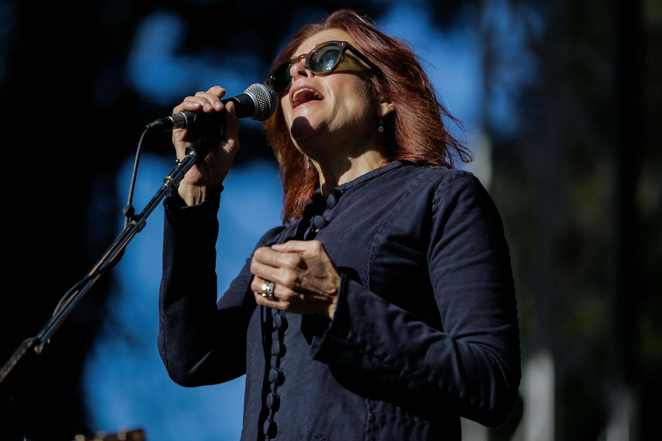 Cake lead singer John McCrea offers charged commentary at Hardly ...